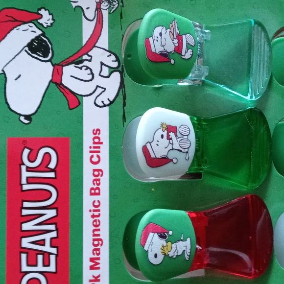 Peanuts | Kitchen | Snoopy Christmas Chip Clips | Poshmark